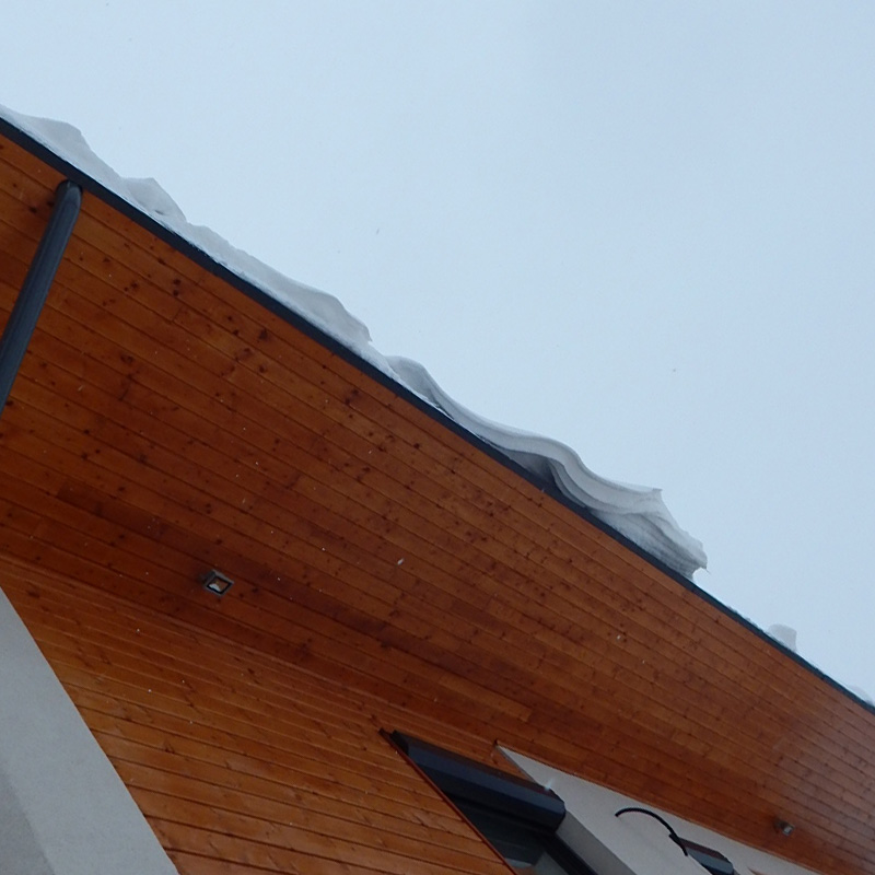 Zăpada de pe streașină